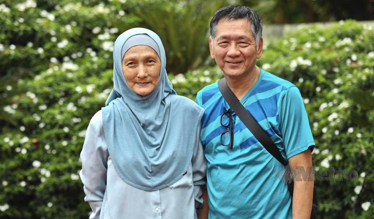 S'porean Brother Reunited With M'sian Sister After Over 50 Years of Separation - WORLD OF BUZZ