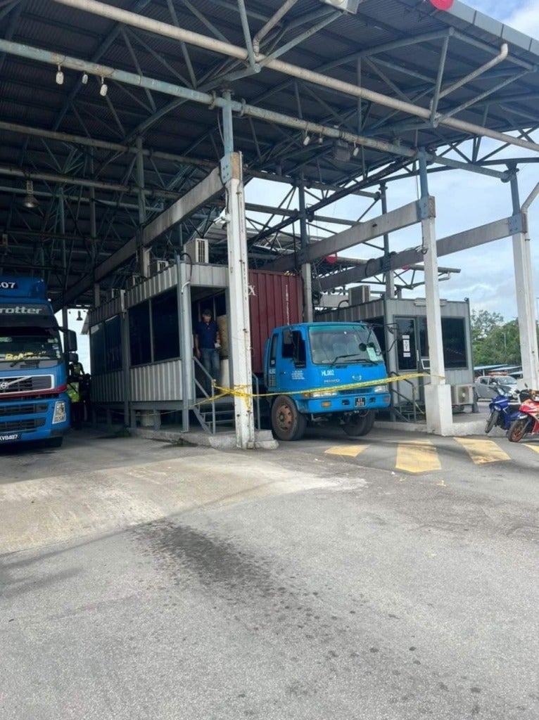 Dead Body Found In Container That Arrived in Penang From Bangladesh ...