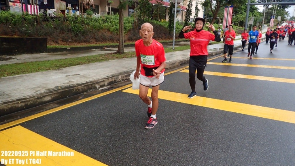 Meet Ong Kim Hwa, The 88yo Uncle From Seremban Who Ran a 10KM Race in ...