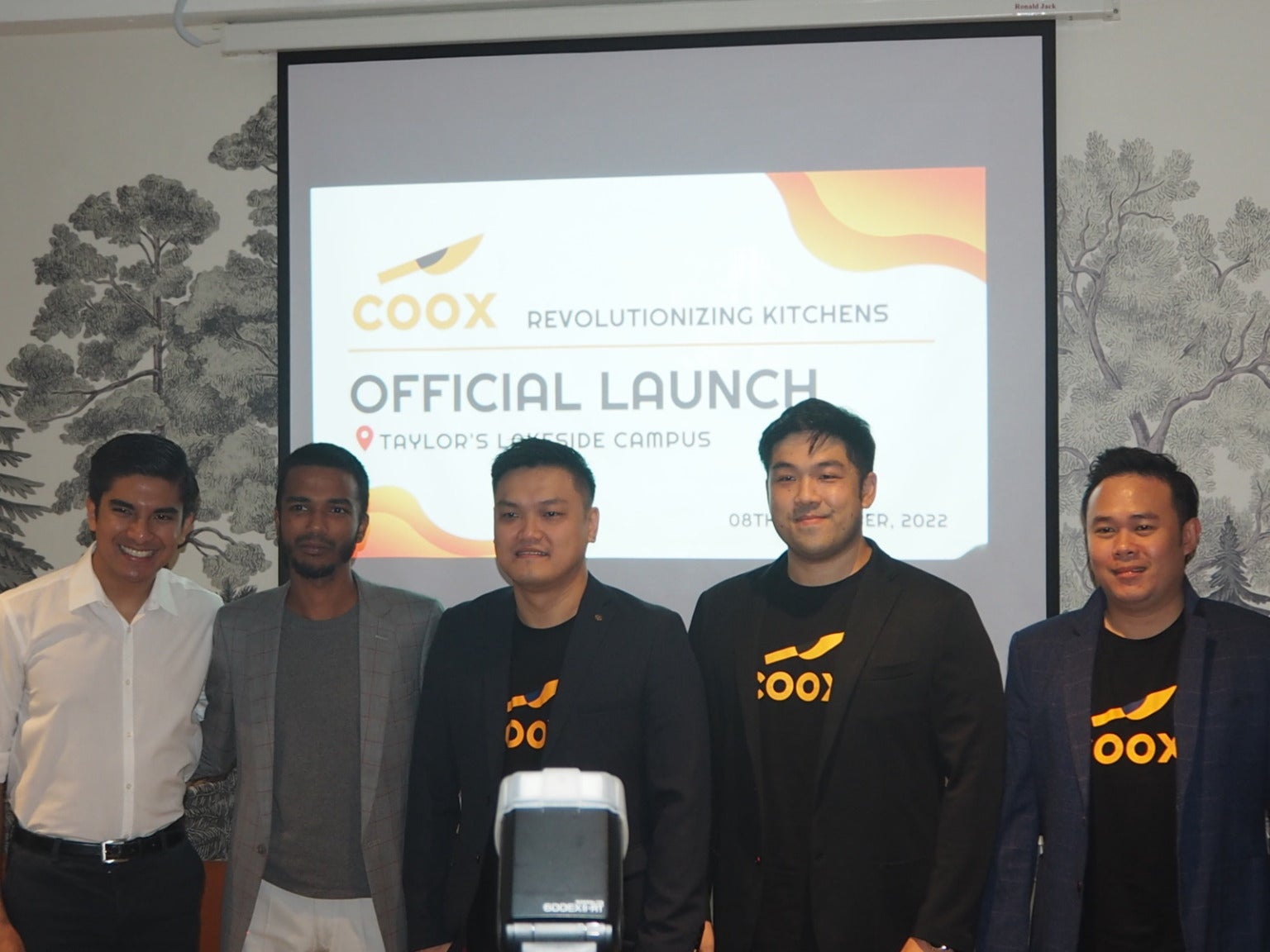 Syed Saddiq Officiates the Launch of 2nd COOX Kitchen's Outlet in ...