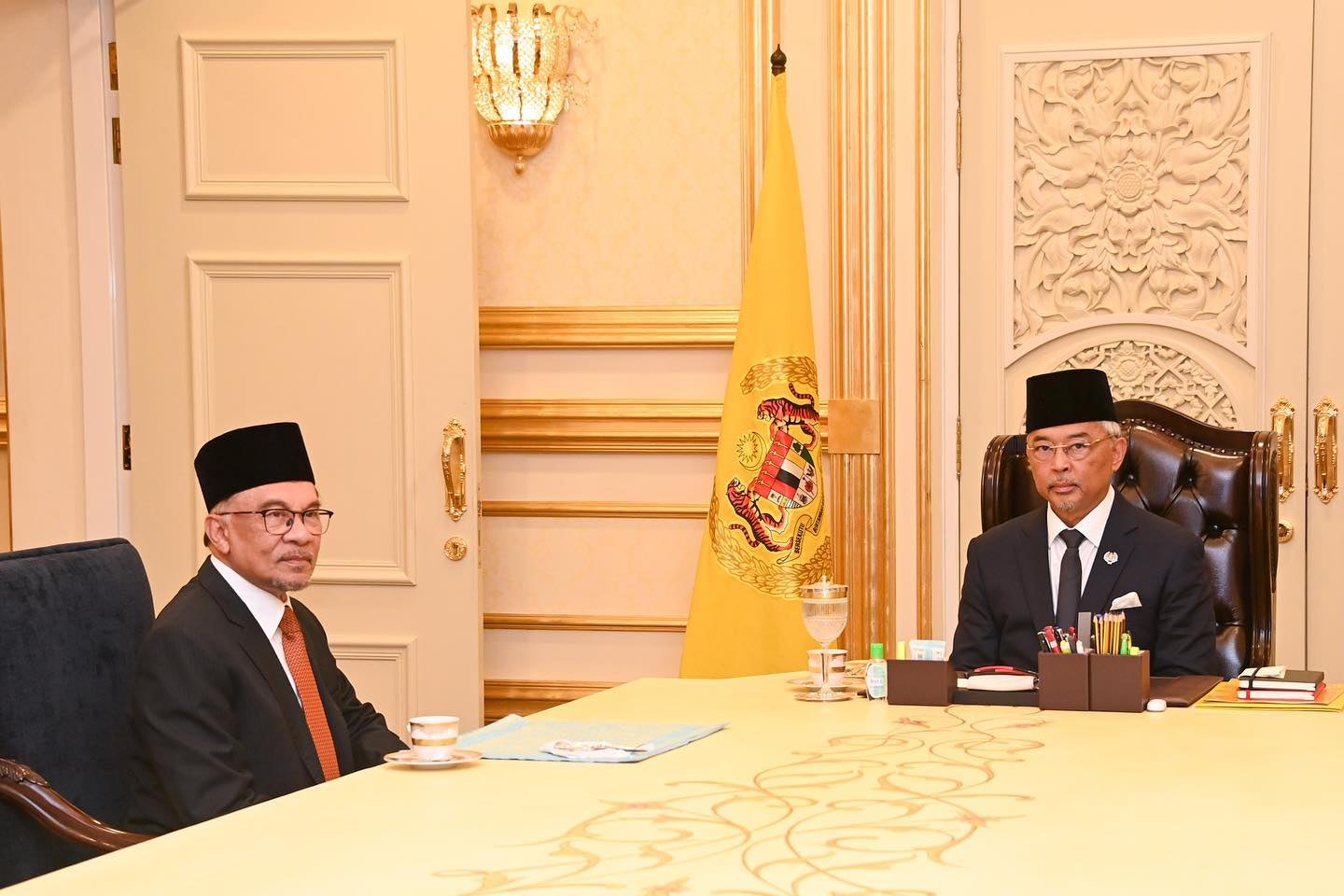 UPDATE: DSAI's New Cabinet Rumoured To Be Revealed Today - WORLD OF BUZZ