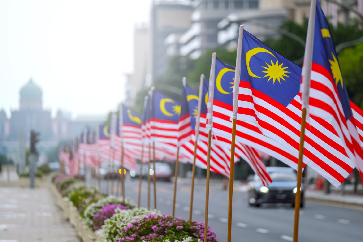 Melaka State Information Dept is Offering Rewards Worth RM3,000 to Best Jalur Gemilang Display ...