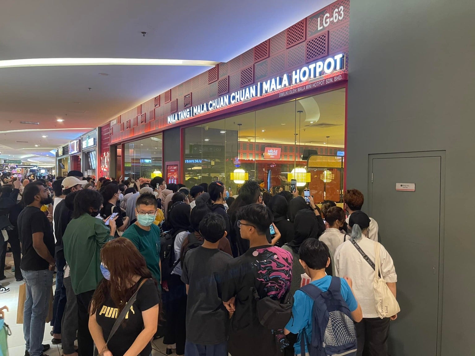 Jackson Wang Splurges on Family & Crew, Orders Every Set on The Menu at ...