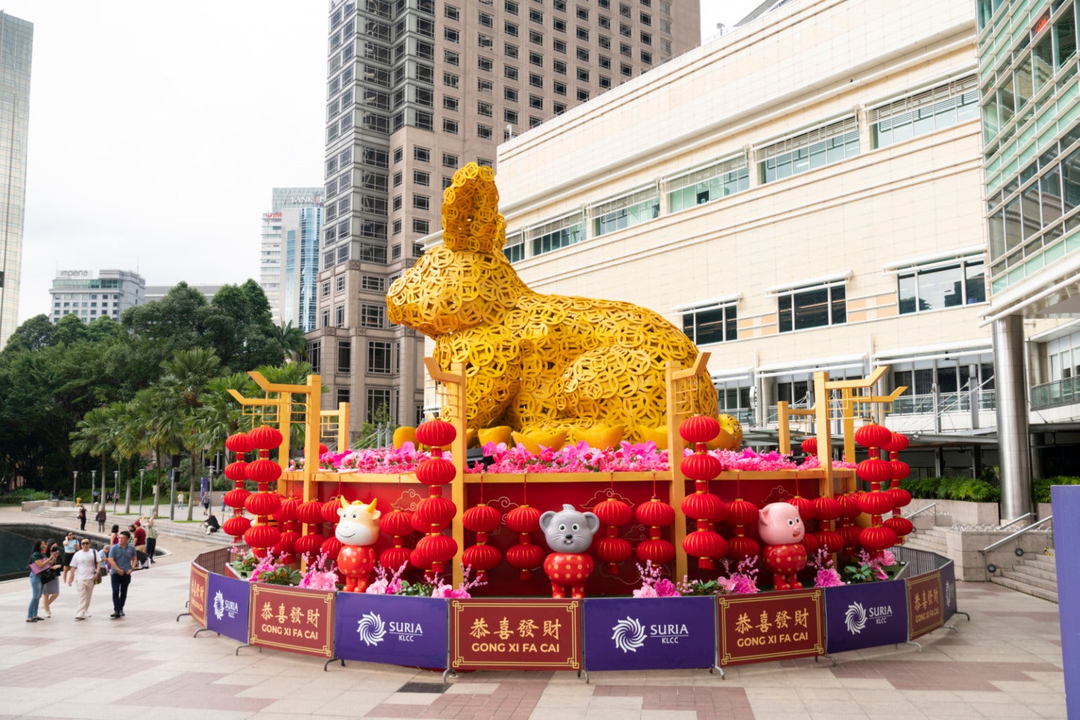 KLCC Hops Into The New Year & M'sia Book of Records With Giant Rabbit ...