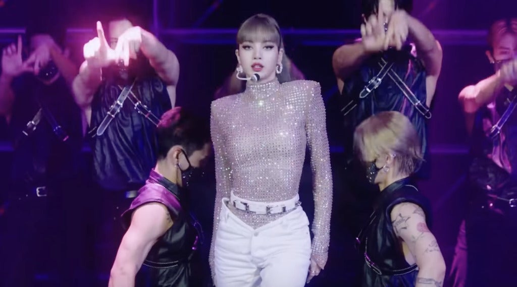 BLACKPINK's Lisa Breaks 3 Guinness World Records For Her MTV Awards ...