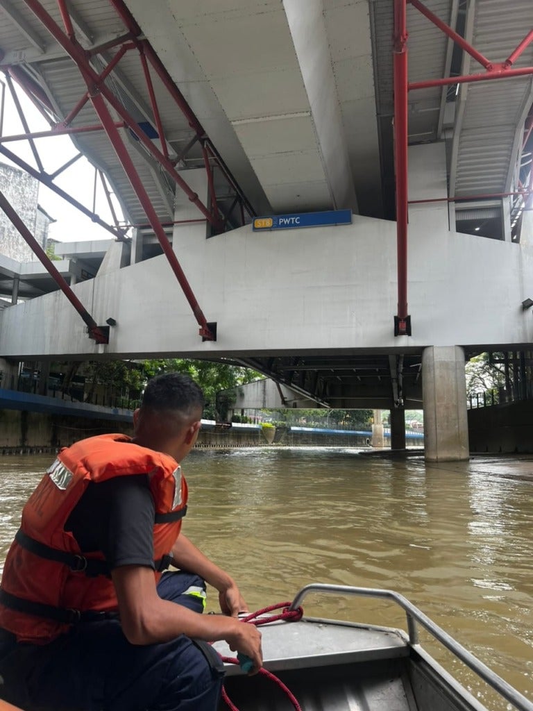 "We are committed" - Did You Know That DBKL Patrols The Rivers In KL As ...
