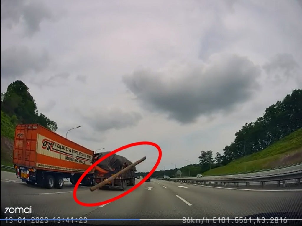 "Final Destination Nightmare" - Metal Pole Falls Out of a Lorry ...