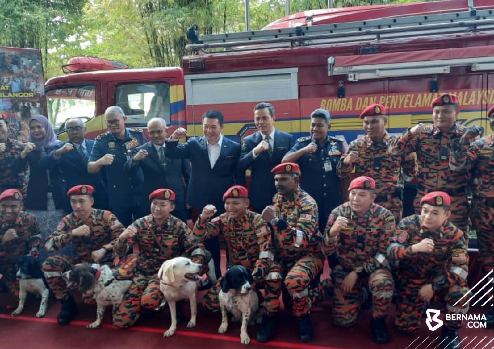 The K9 Unit From Batang Kali Landslide SAR Ops Receives 'Golden ...