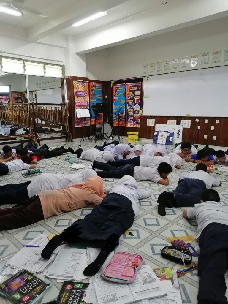 Viral Photos of a Father Running Amok in Primary School is FAKE; It Was ...