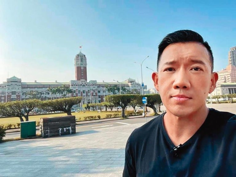 HK Actor "Reminds" His Government that Michelle Yeoh is a M'sian After ...