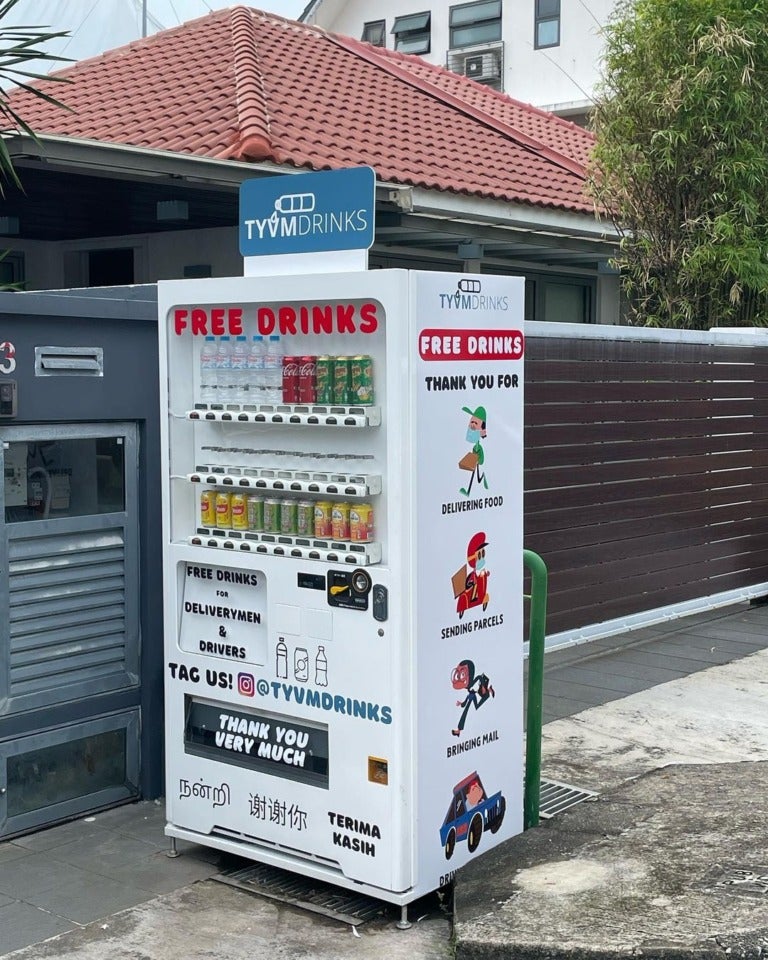 S’porean Family Puts Out Vending Machine To Give Free Cold Drinks To ...