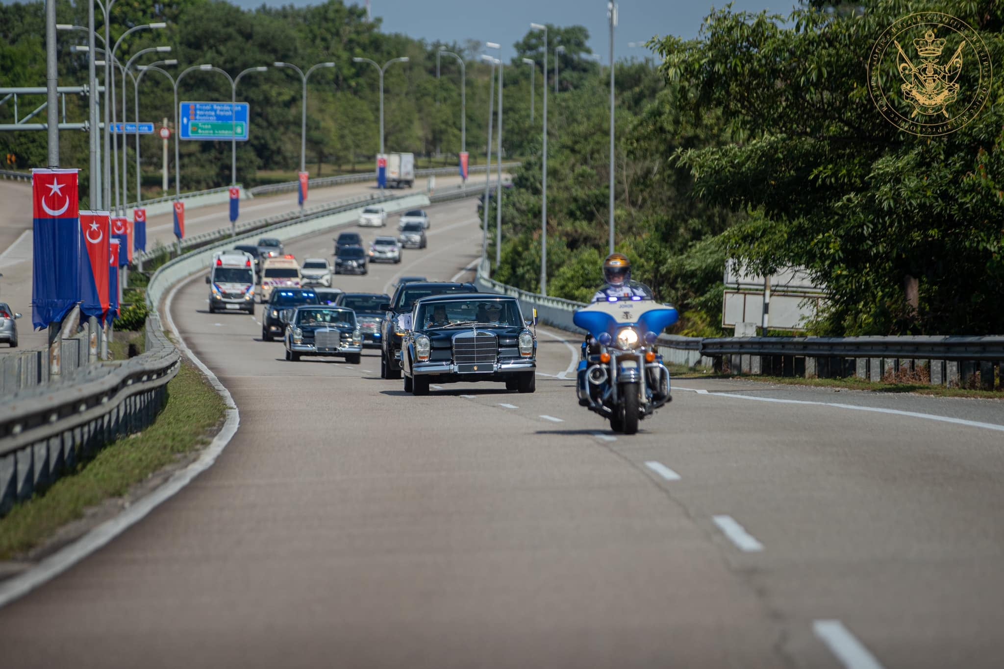 Johor Sultan Calls for Govt to Provide Funds to Fix Potholes After His ...