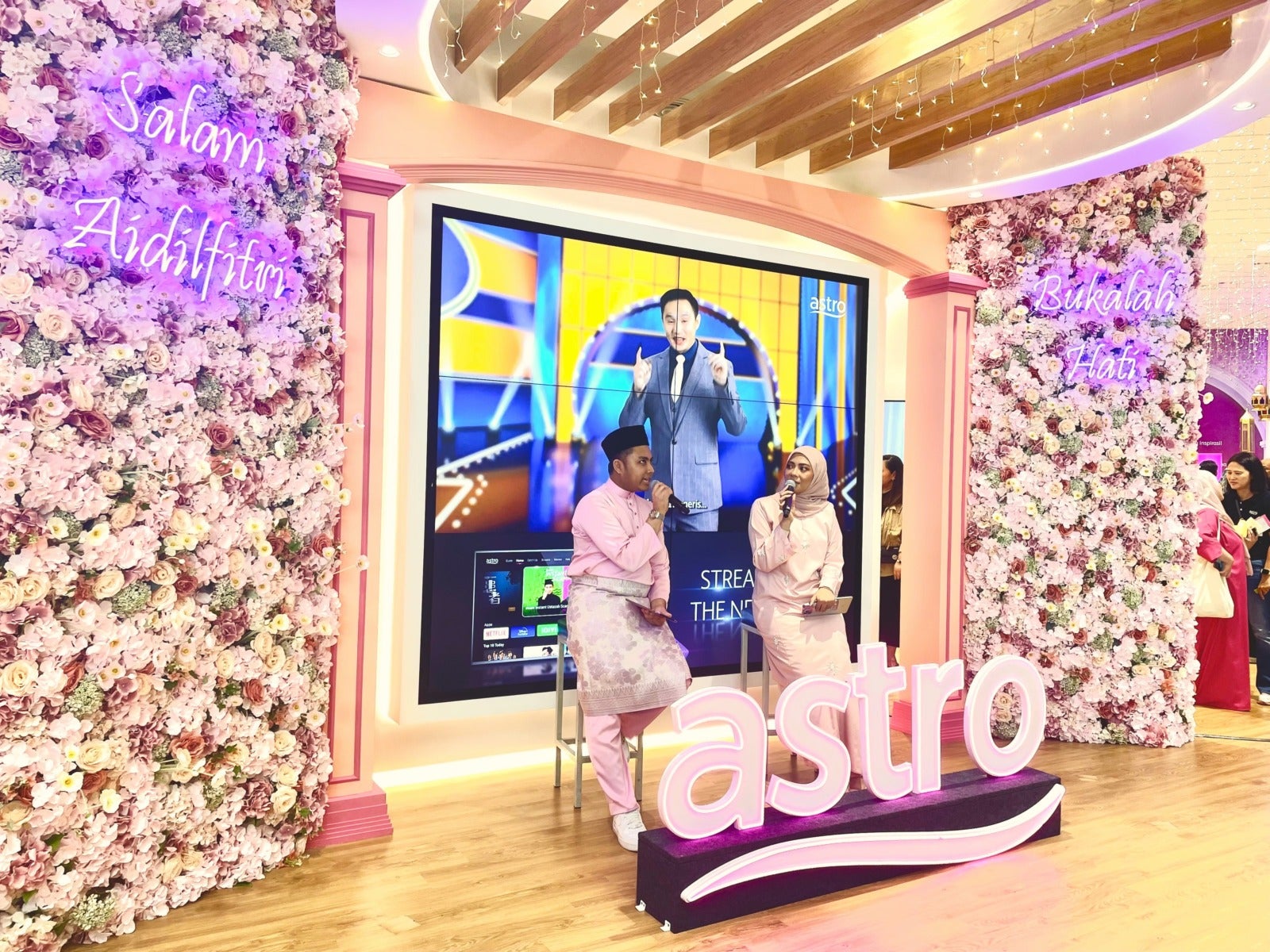 Thousands Flocked to the Astro Experience Store at IOI City Mall For a Raya Meet & Greet With ...