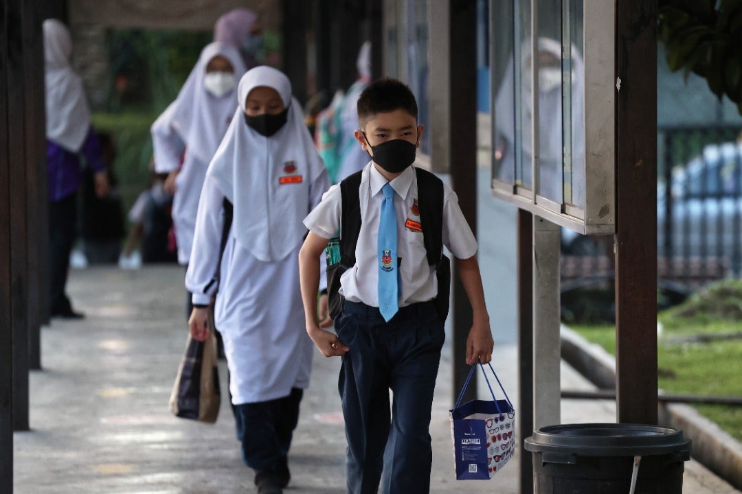 MOH Planning to Make Face Masks Mandatory in Schools Again Due to ...