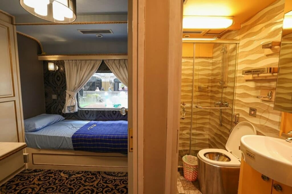 "Lounge, karaoke room, dining area" - You Can Now Travel Like a King ...