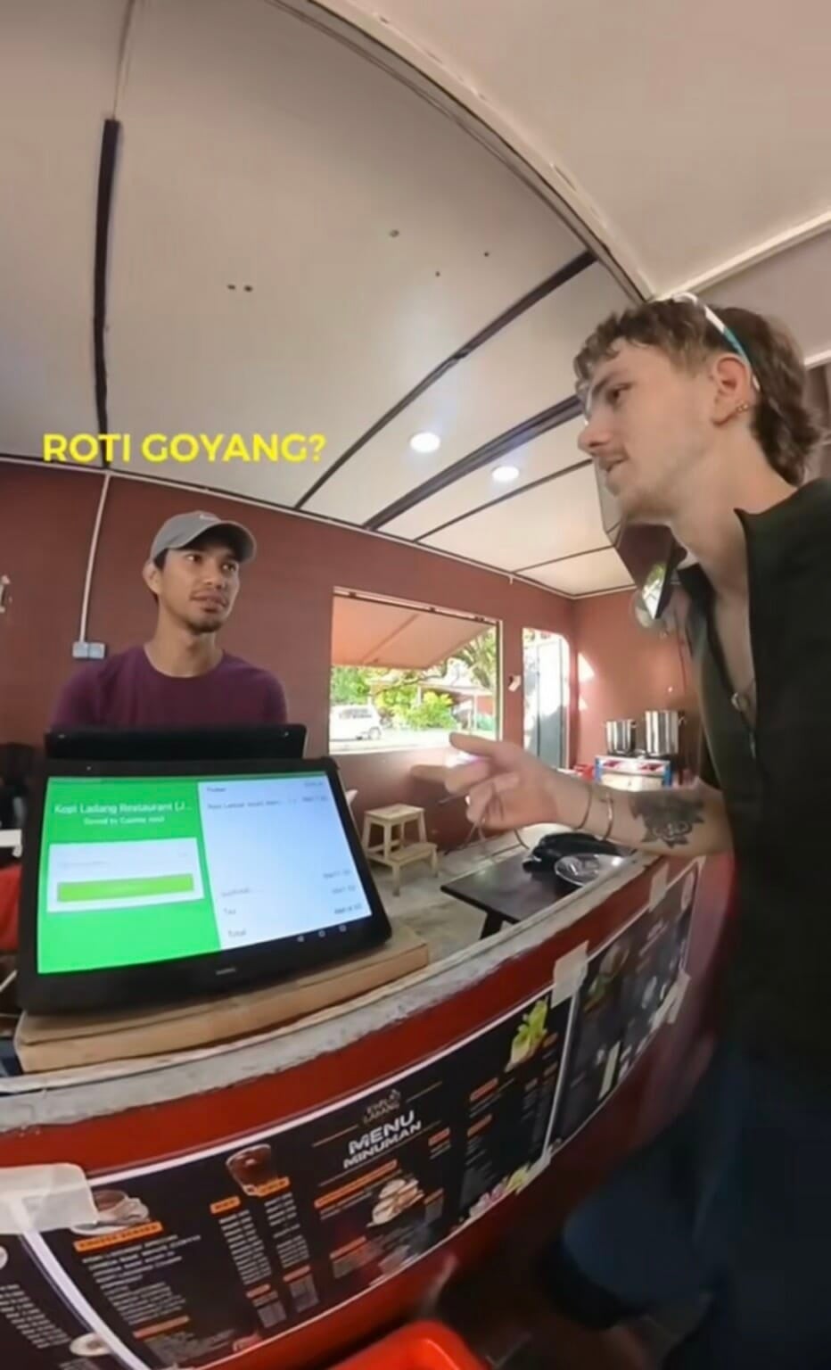 WATCH: Foreigner Orders Food at a Restaurant in M'sia in Impressive ...