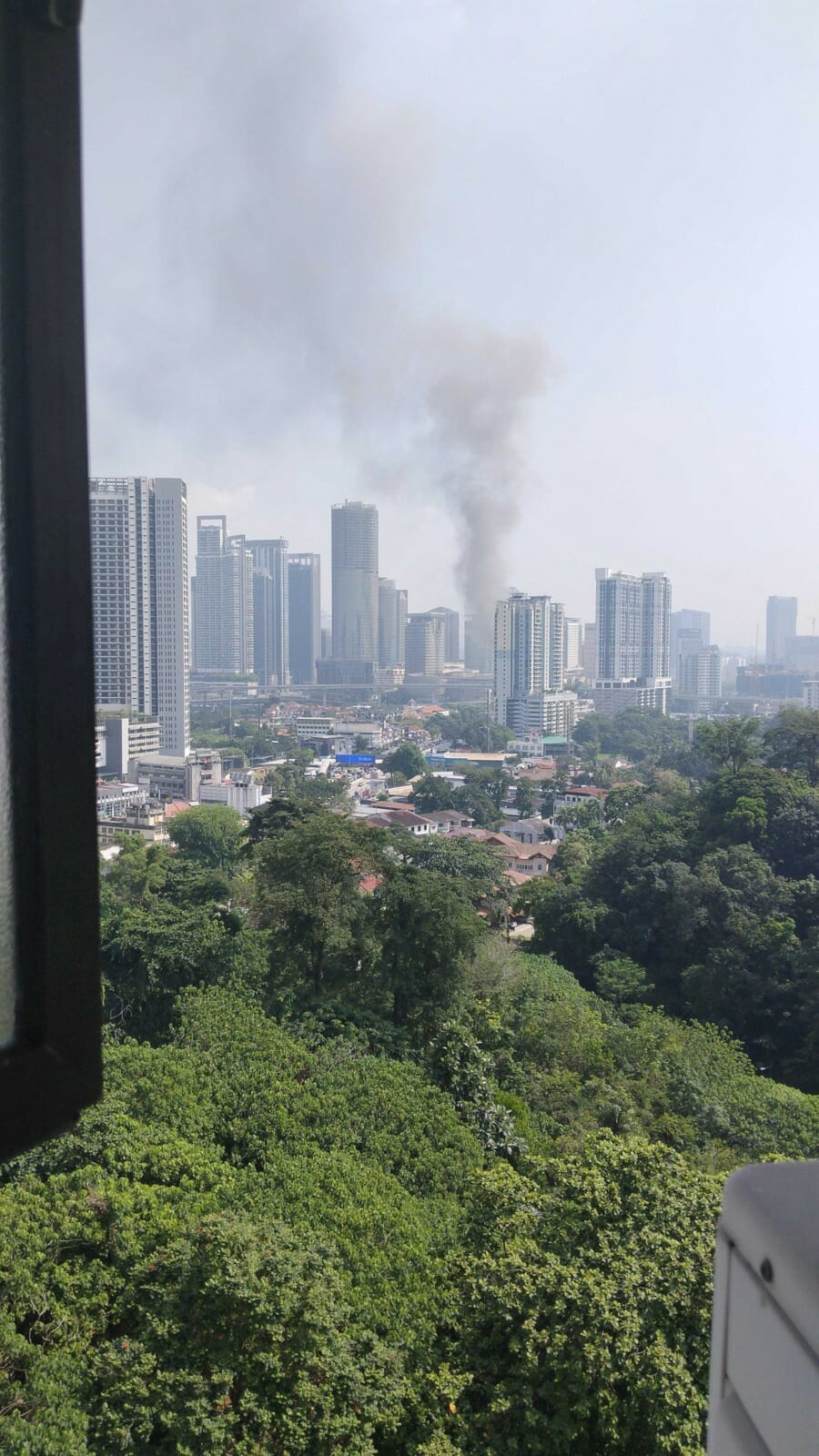Videos: A HUGE Fire Has Broken Out at Mid Valley Megamall TNB ...
