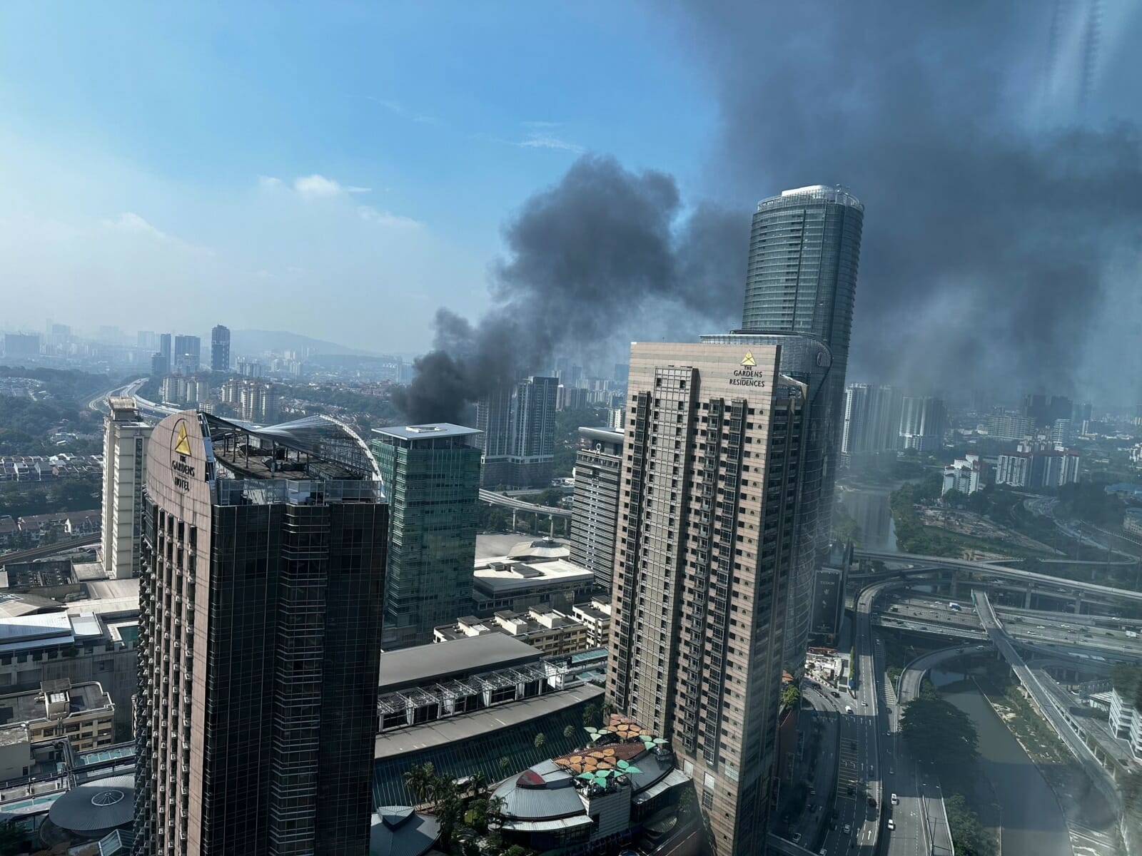 Videos: A HUGE Fire Has Broken Out at Mid Valley Megamall TNB ...