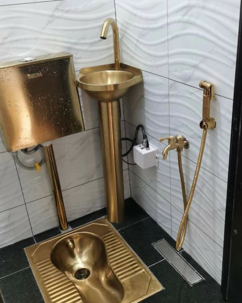"BMW-grade lavatory" - Local Govt Development Minister Praises Ipoh ...