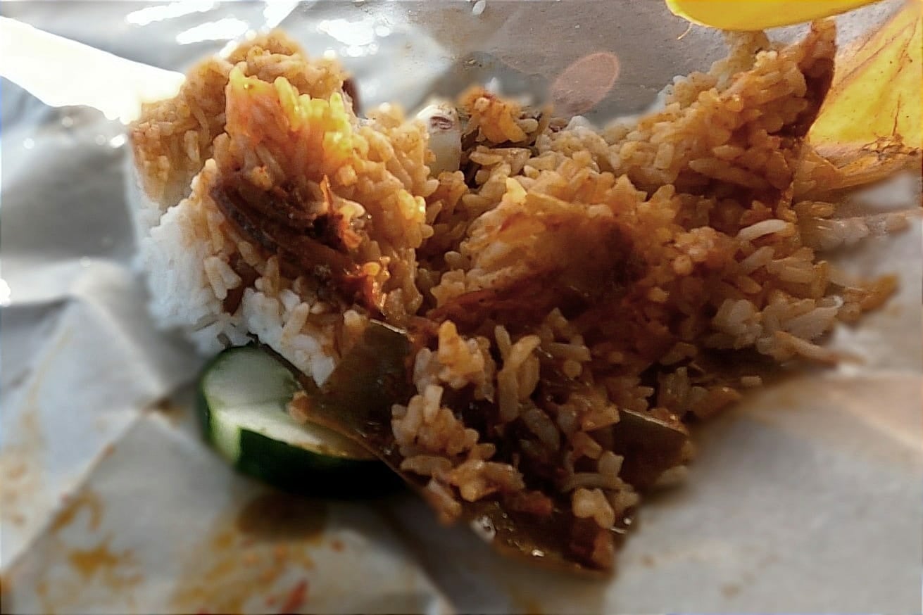 18yo M'sian With Hole in Heart Sells Nasi Lemak Every Morning to Earn ...