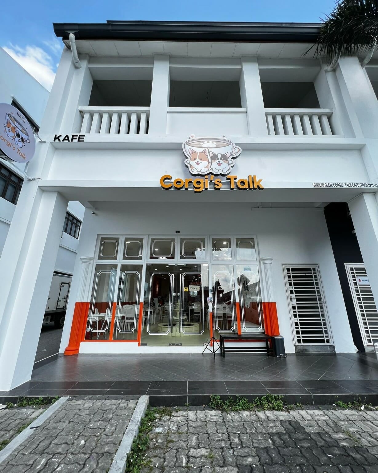 Check Out These 10 Super Cute Dog Cafés Across M'sia All Dog Lovers ...