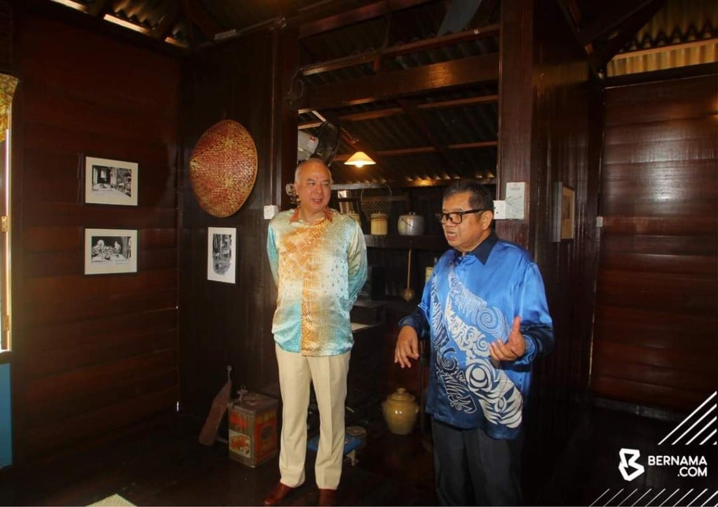 "His work shows how M'sians live in peace with mutual respect" - Perak ...