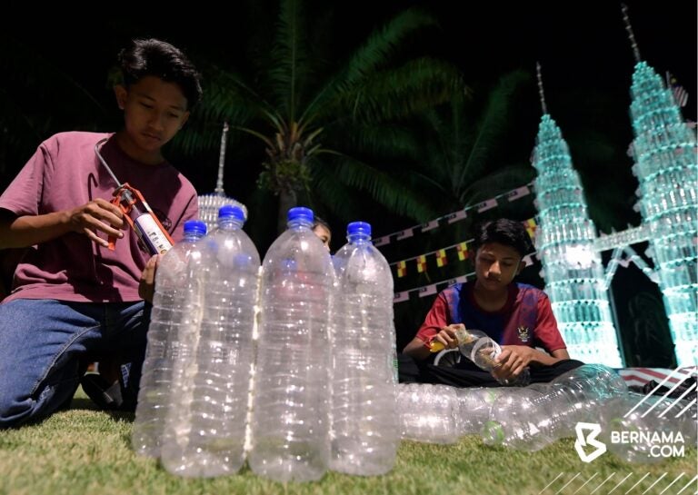 Selangor Family Builds Replicas of KLCC & KL Tower Using 1,000 Mineral ...