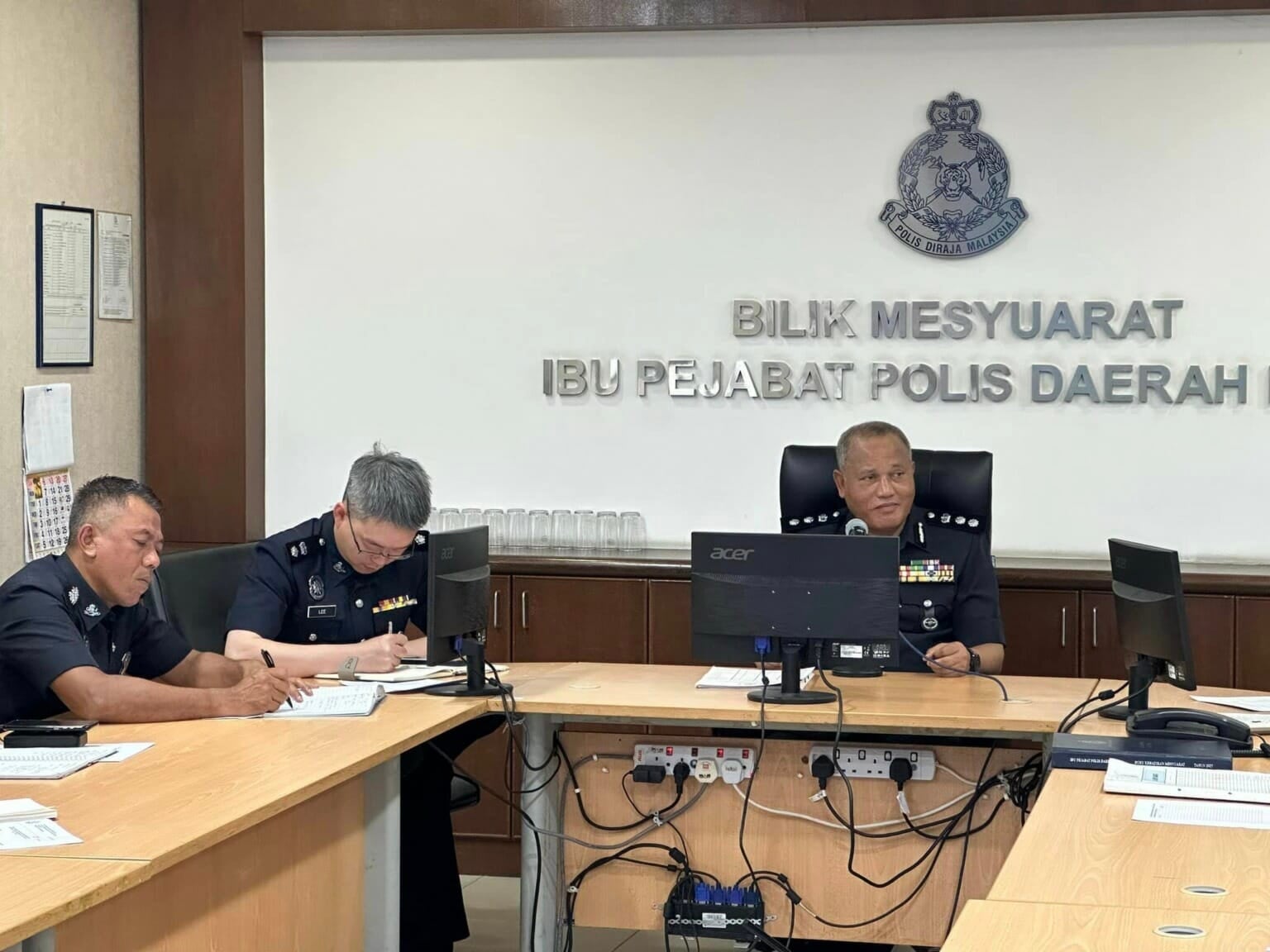 "Why? The drunk driver didn't hit your car" - PDRM Officer Belittles M ...