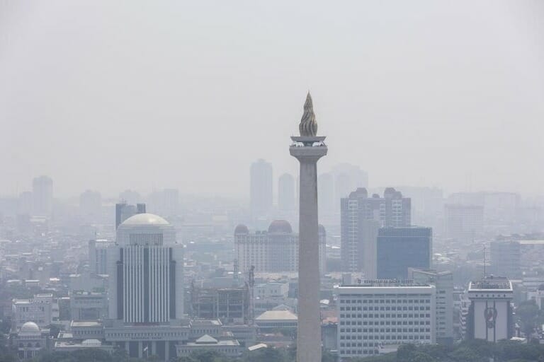 World's Most Polluted City Jakarta Installs 125 Water Mist Generators ...