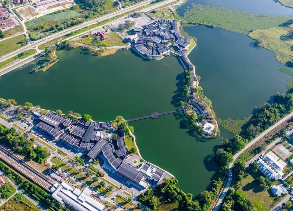 Silverlakes Village, Perak's First Premium Outlet Will Officially Open ...