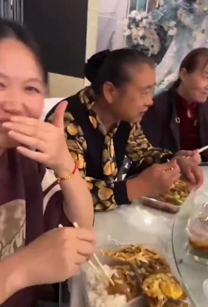 Couple In China Gets Married At Luxurious Hotel, Guests Allegedly ...