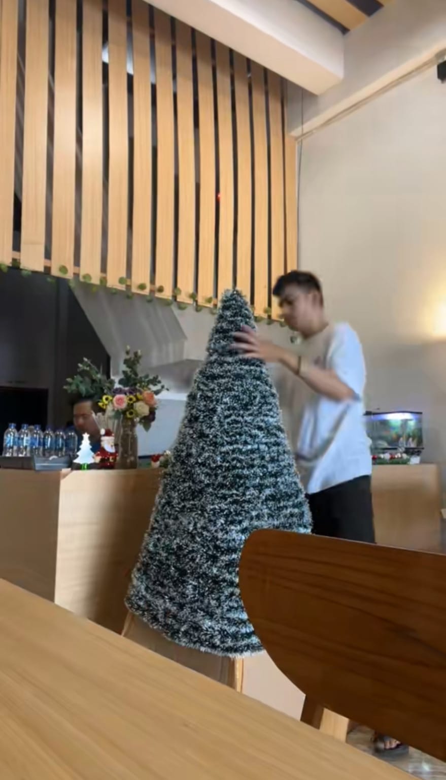 Indonesian Man Shares How He Made a Christmas Tree for RM75 Using ...