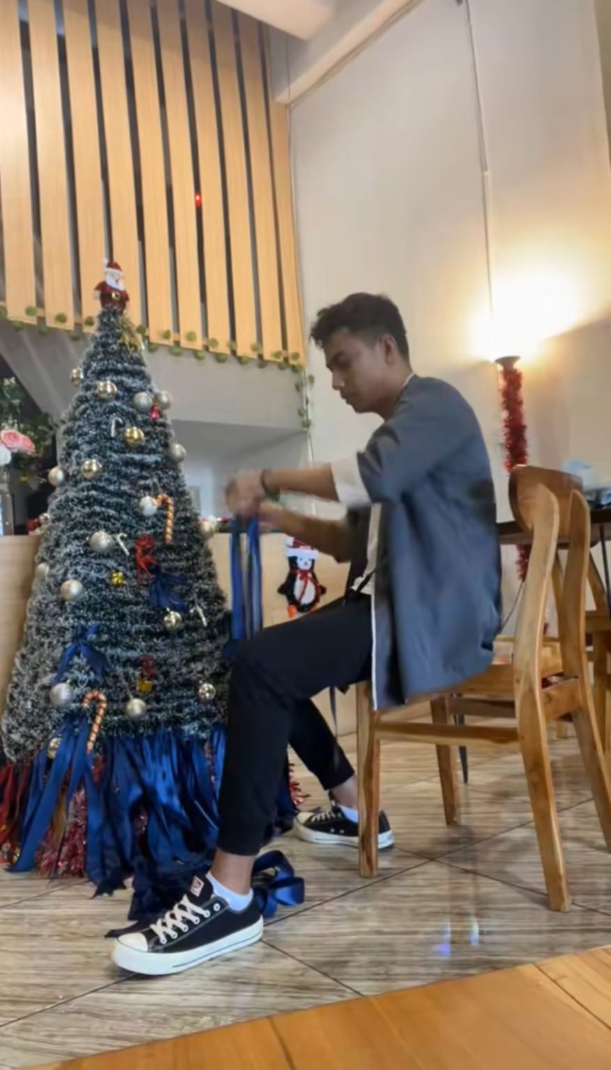 Indonesian Man Shares How He Made a Christmas Tree for RM75 Using ...