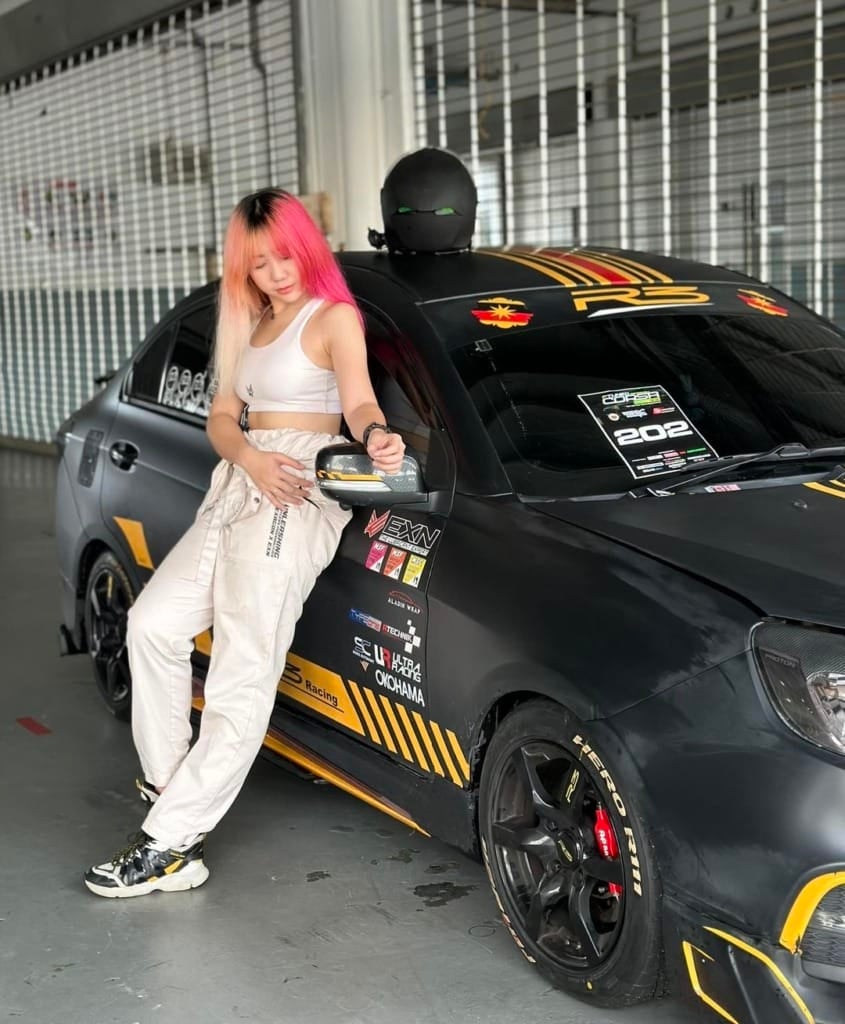 M'sian Car Content Creator Chased & Pulled Over by PDRM for Flashy ...