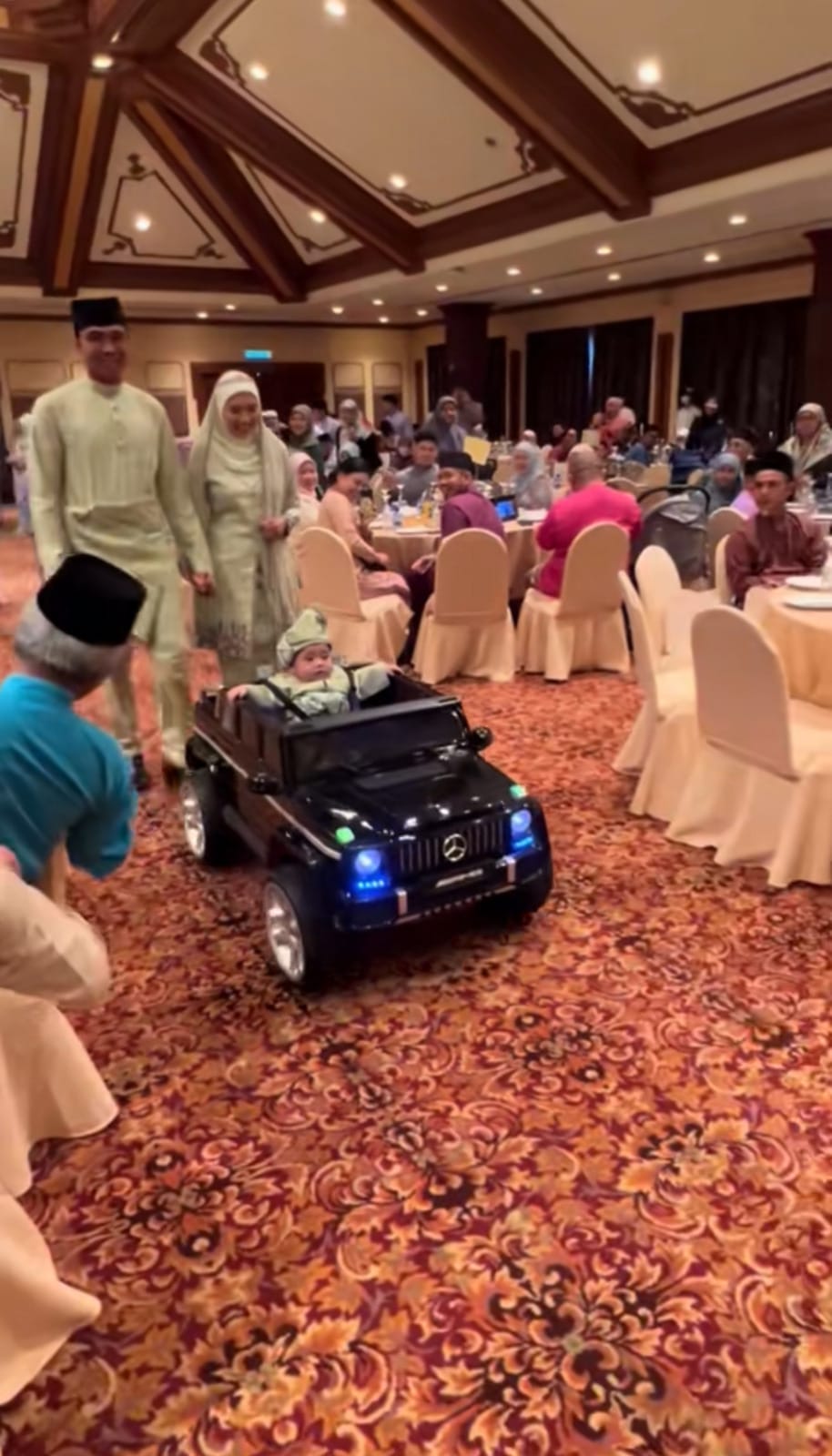 Baby in Brunei Rolls into 1st Birthday Celebration on Mini Mercedes Benz & We All Feel Poor ...