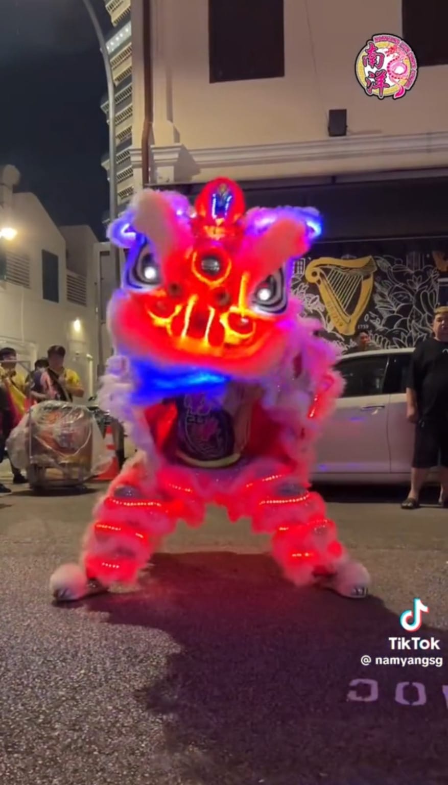Lion Dancers Light Up Streets of S'pore With Magnificent Flashing ...