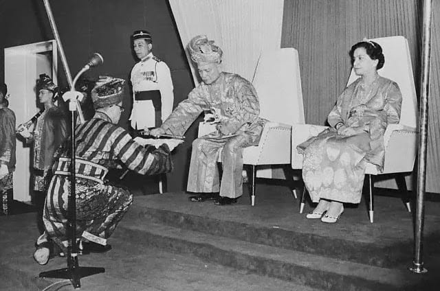 The 1st Agong's Image on Malaysian Ringgit Notes Carries Greater ...