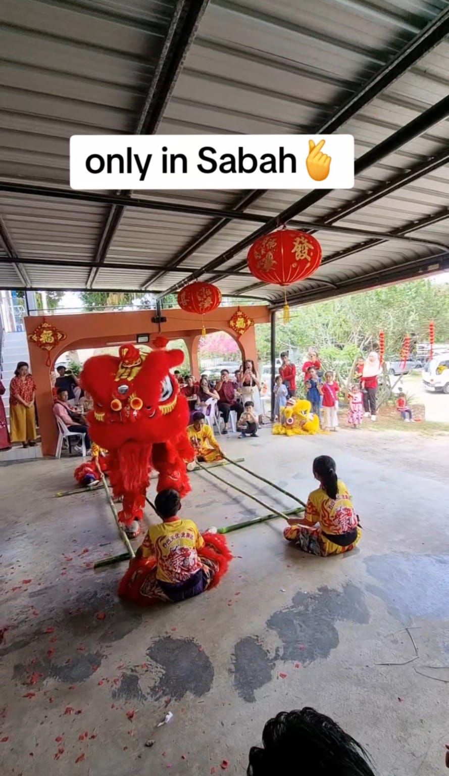 "Cultural Fusion" - Lion Dancers Incorporate Traditional Sabahan ...
