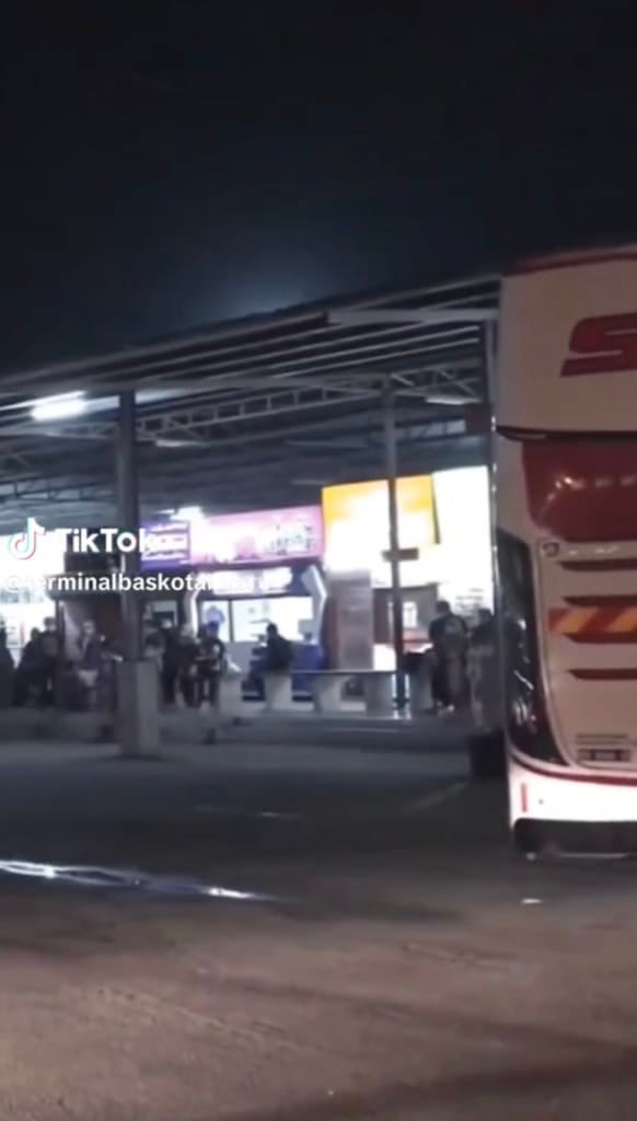 "Looks exactly the same!" - M'sians Amused by 'Before & After' Video of ...