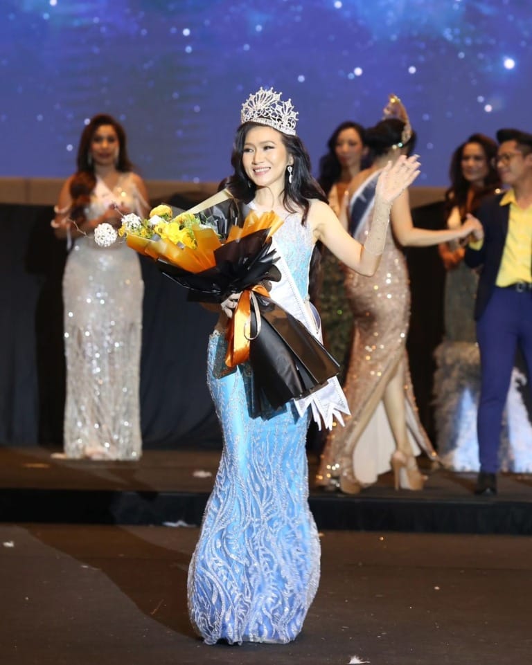 55yo M'sian Joanne Lam Crowned Mrs Classic Global Asian 2024 at Miss ...