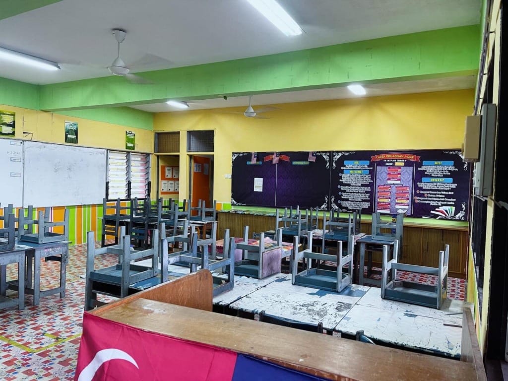 "It's my duty" - M'sian Teacher Goes Out of His Way to Upgrade ...