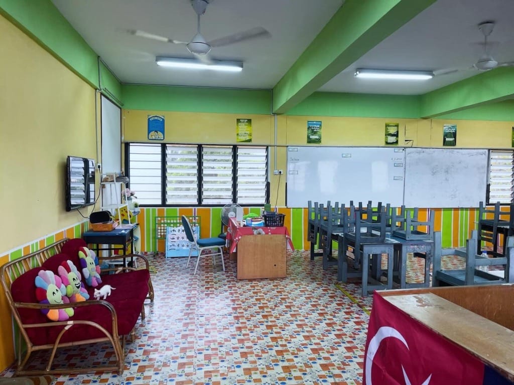"It's my duty" - M'sian Teacher Goes Out of His Way to Upgrade ...