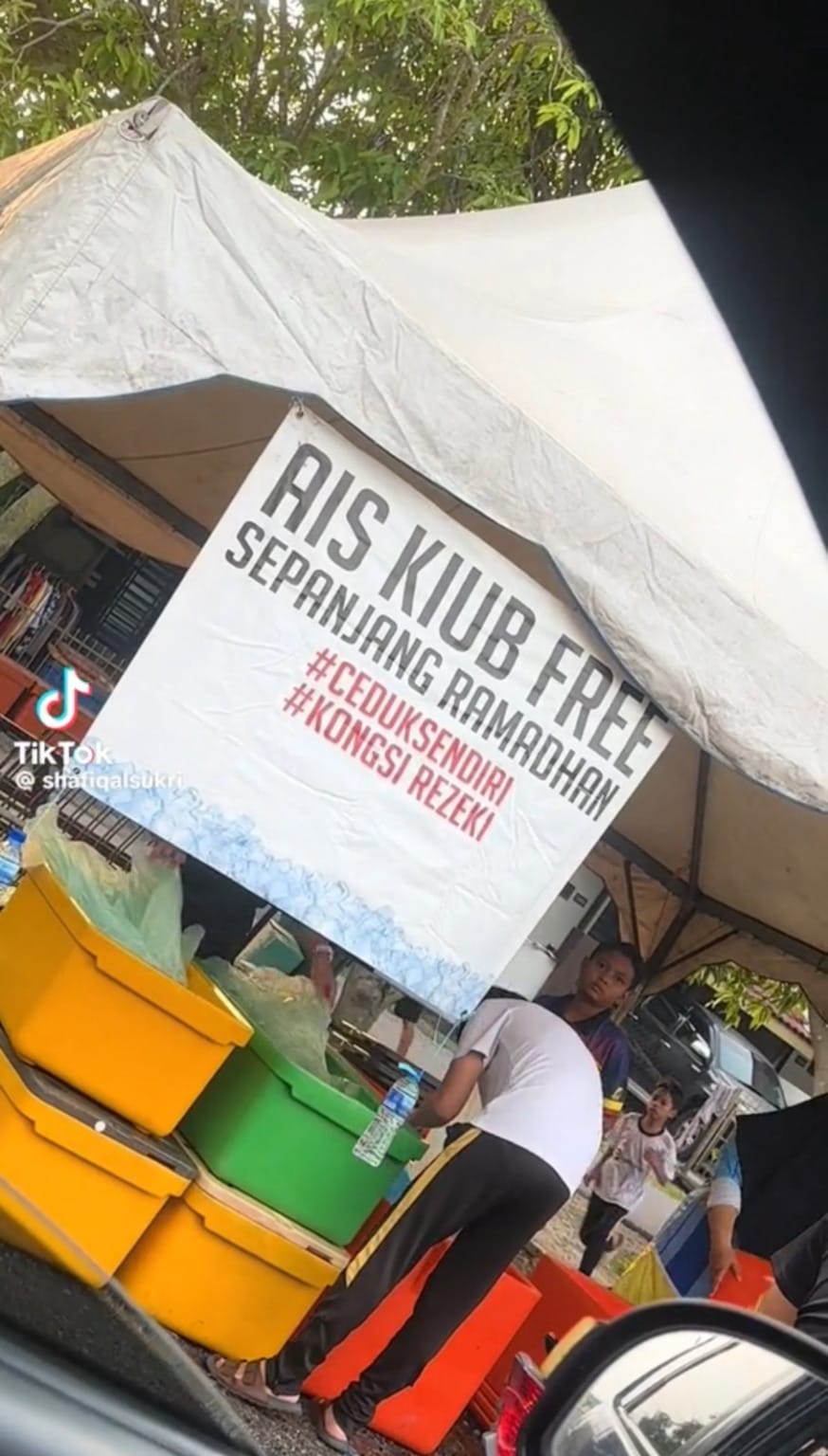 Ramadan Bazaar Stall in Kedah Earns Praise for Giving Out Free Ice to ...