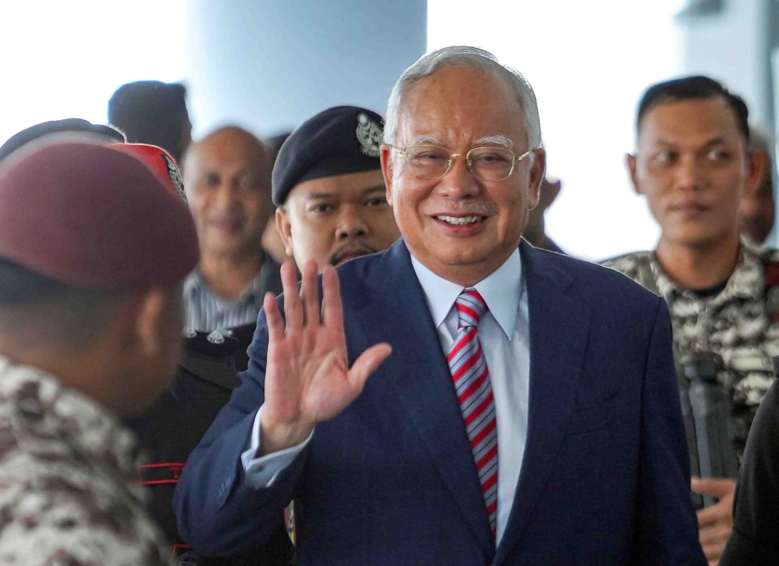 Former Inmate Claims Najib Wears Regular Clothes Like He's at Home ...