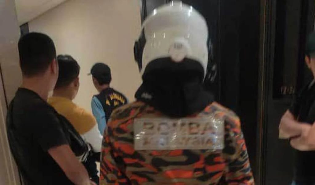 JAWI Waits 3 Hours For Married SG Actor & M'sian Actress to Open Door ...