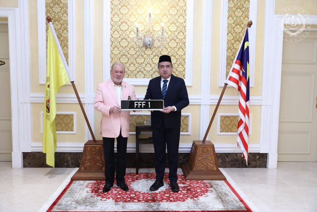 Sultan Johor Sets Record with RM1.75M Bid for "FFF 1" Plate Number ...