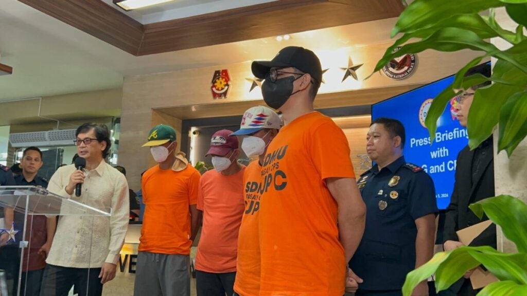 Philippines Police Officers Kidnap 4 Tourists, Including 1 Malaysian ...