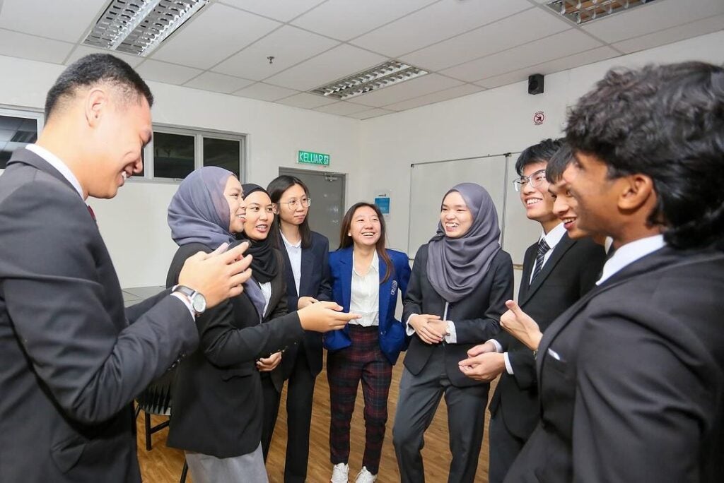 Master the Art of Persuasion: M'sian Students Should Join This FREE ...