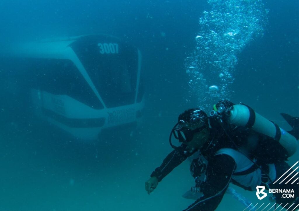 LRT Coaches Submerged in Tioman Waters to Act as an Artificial Reef ...