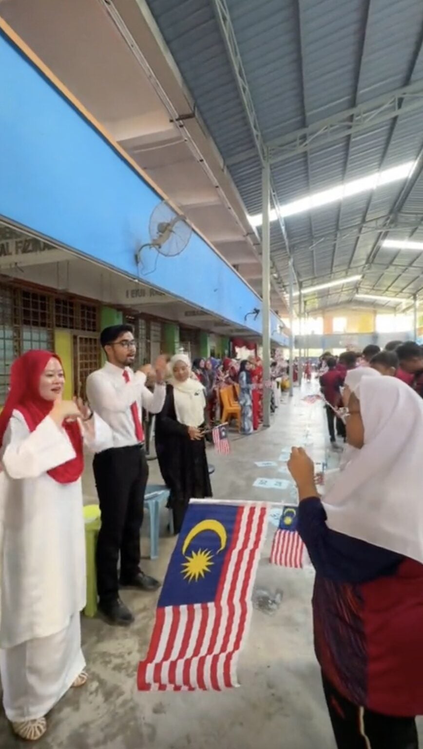 M'sian Teachers Win Hearts for Interpreting 'Keranamu Malaysia' in Sign ...